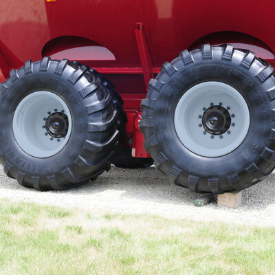20-series Dual-Auger Grain Carts - Unverferth Farm Equipment