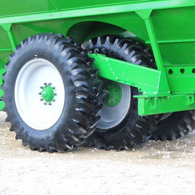 20-series Dual-Auger Grain Carts - Unverferth Farm Equipment