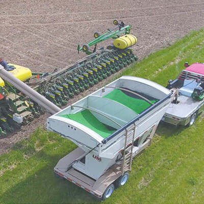 55-Series Seed Runner Bulk Tank Seed Tender - Unverferth Farm Equipment